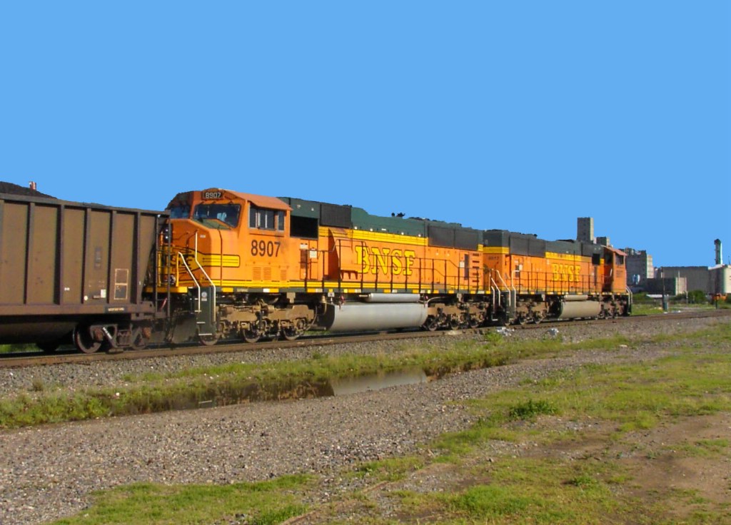 BNSF 8907